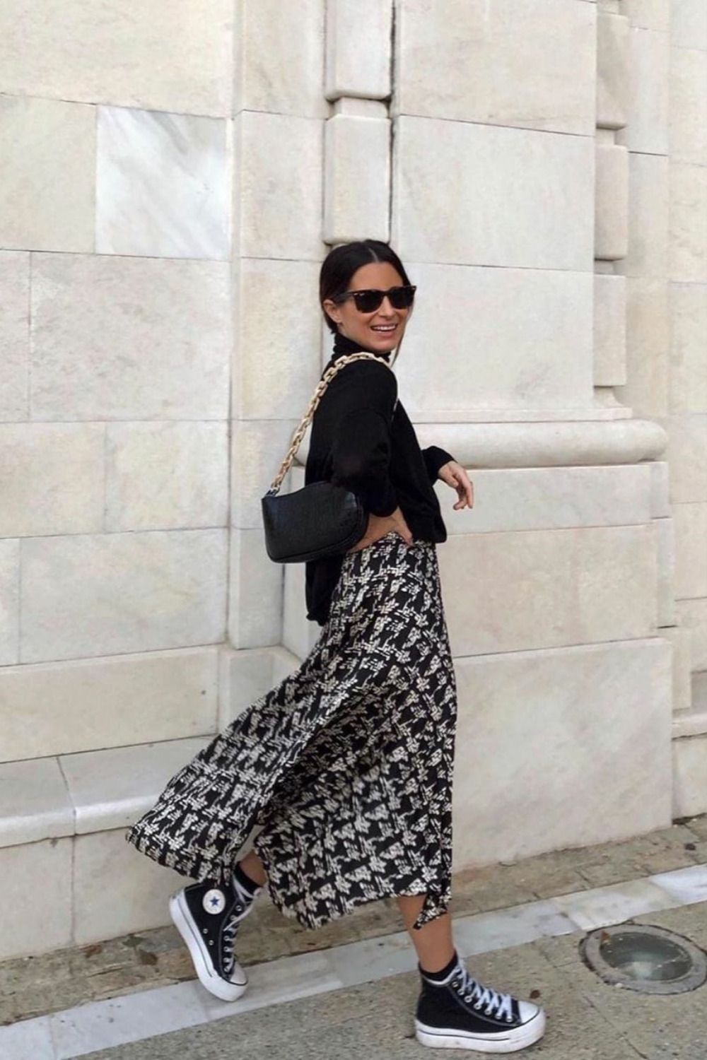 Look formal con zapatillas: ideas y claves para elevar tu outfit